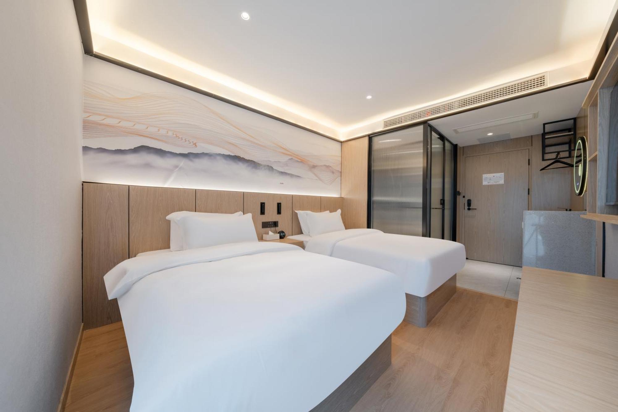 WEITING HOTEL BUND YUYUAN METRO STATION BRANCH | ⋆⋆⋆ | SHANGHAI, CHINA ...